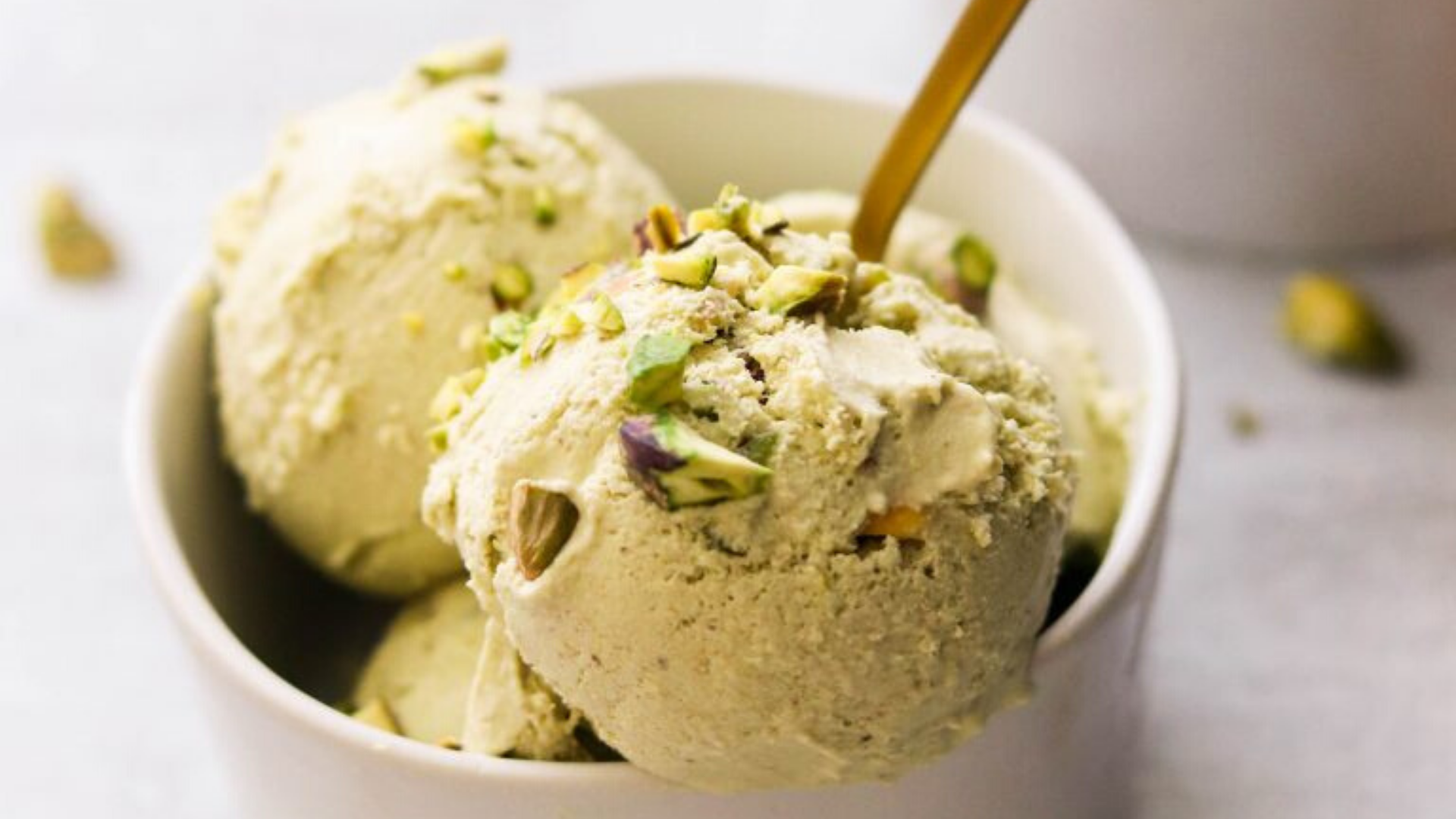 Veganski sladoled od pistaća, indijskog oraha i badema